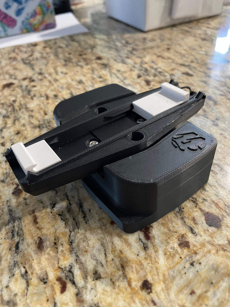Mounts/Chargers – Vakaros
